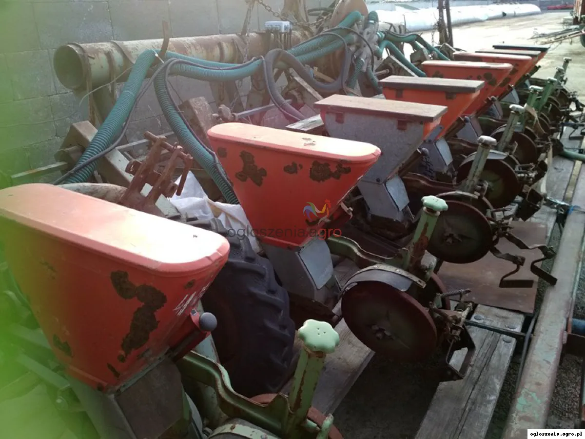 Siewnik do kukurydzy Pneumasen (Legnica)